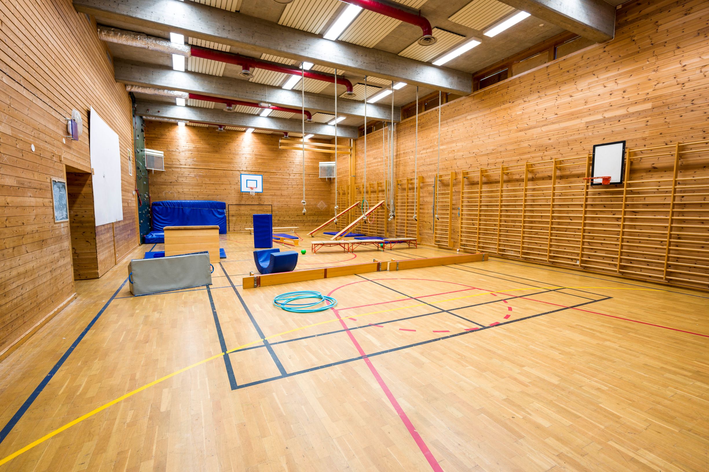 BOOKUP - Vardåsen skole gymsal