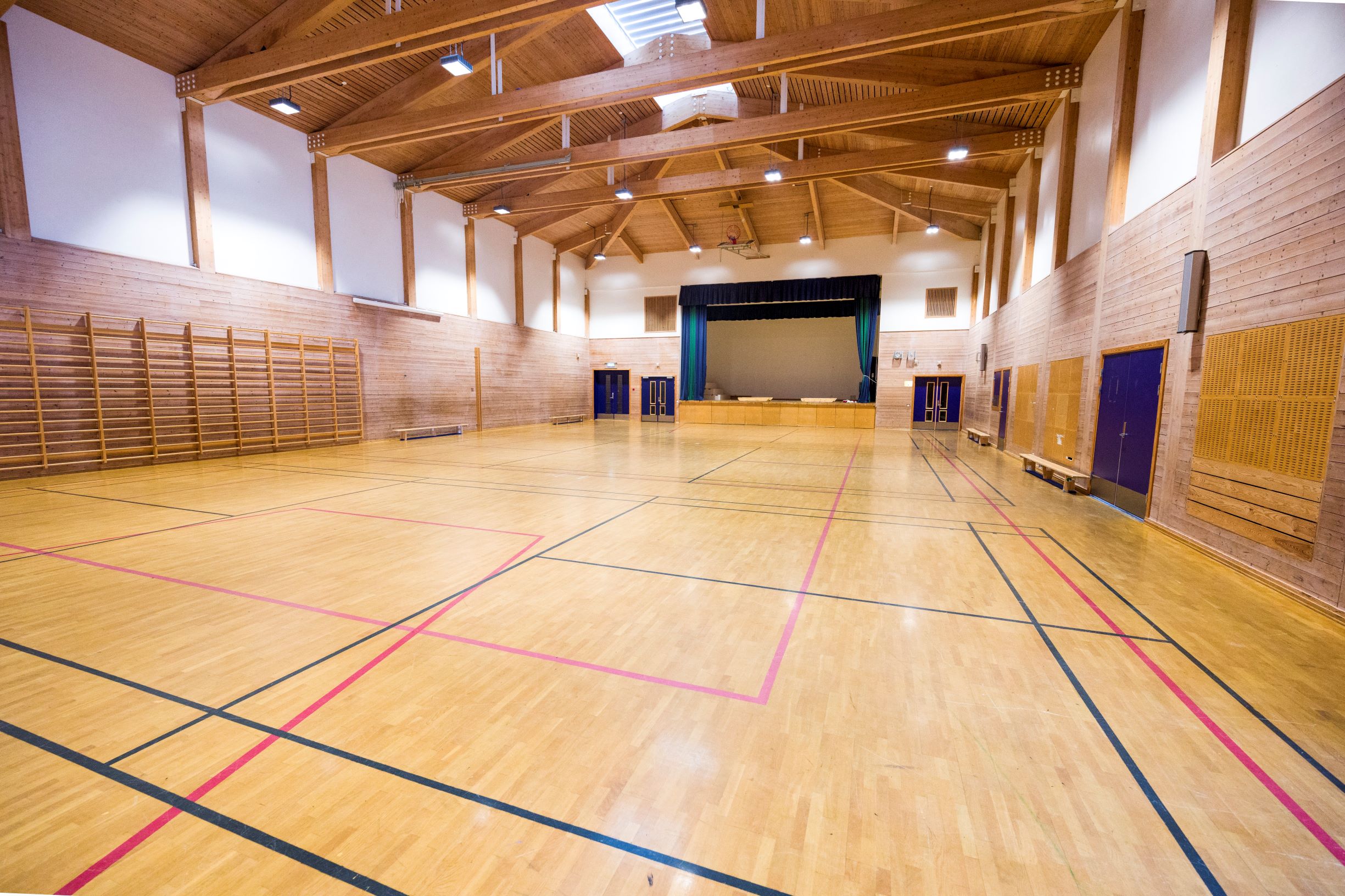 BOOKUP - Voiebyen skole gymsal