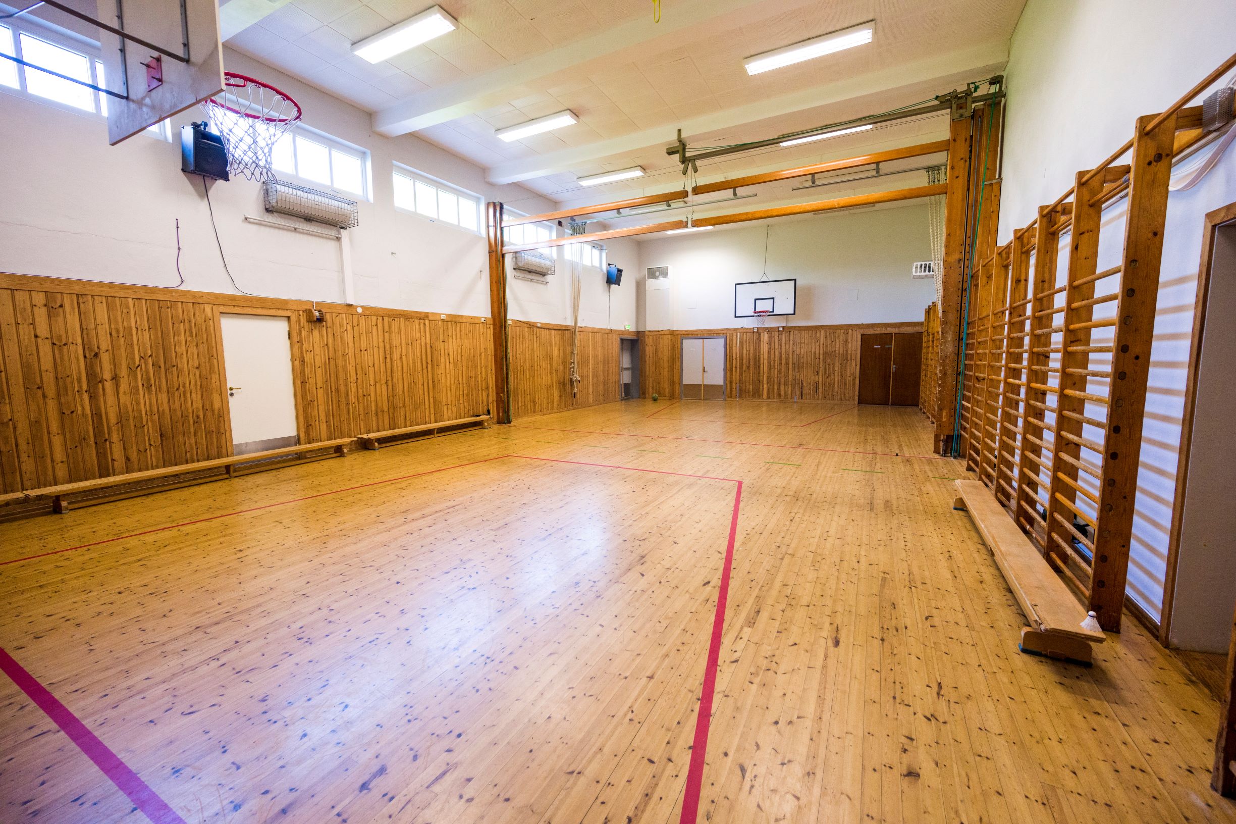 BOOKUP - Flekkerøy skole gymsal