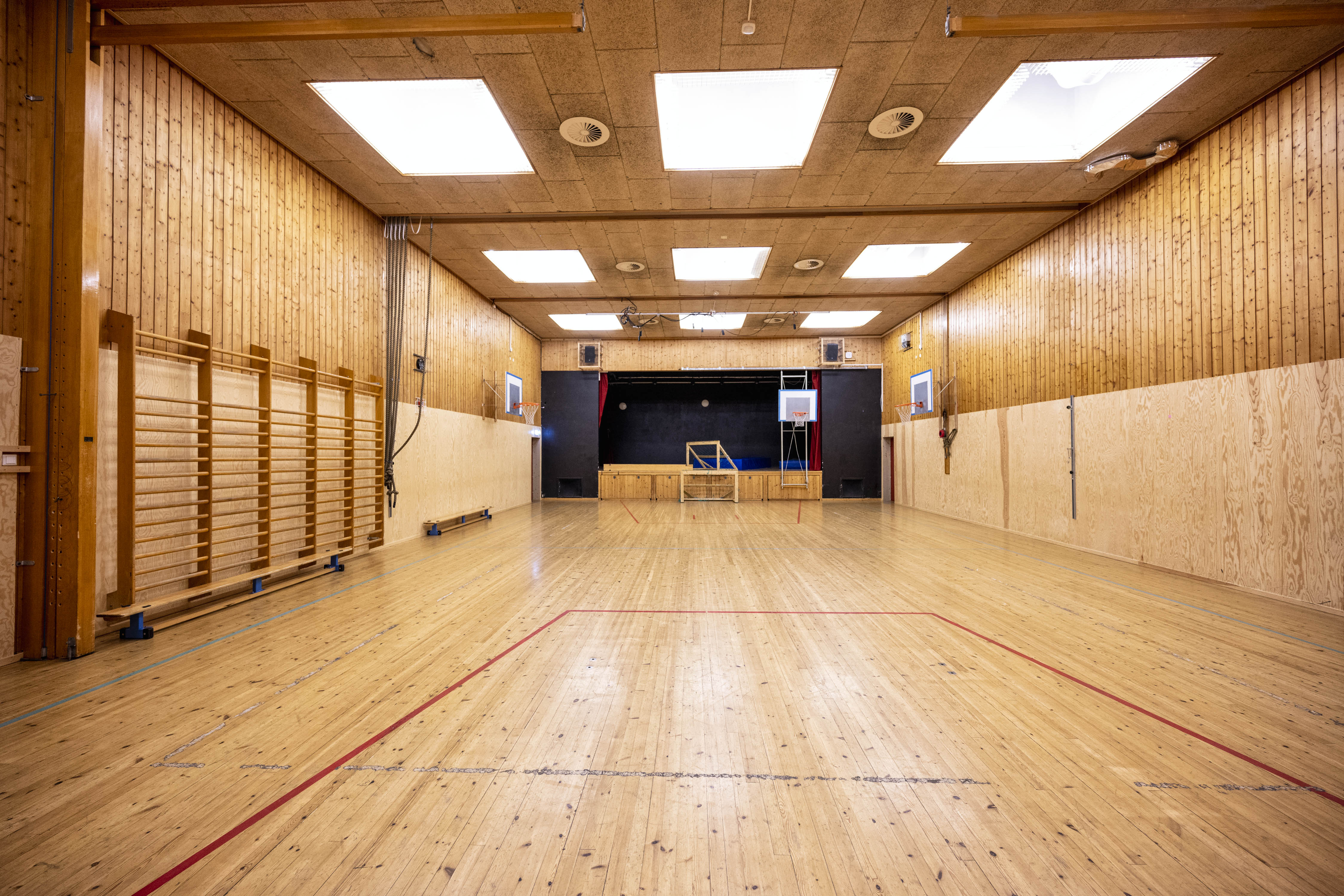 BOOKUP - Haumyrheia skole gymsal